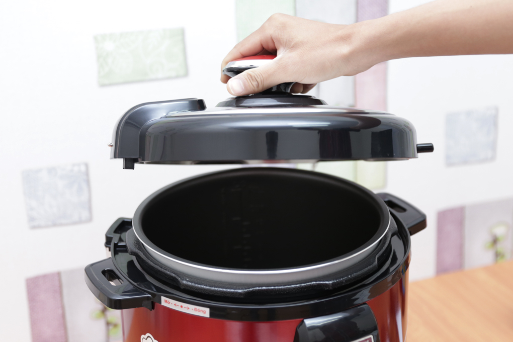 Nồi áp suất điện Sunhouse SHD-1562 6.0 lít